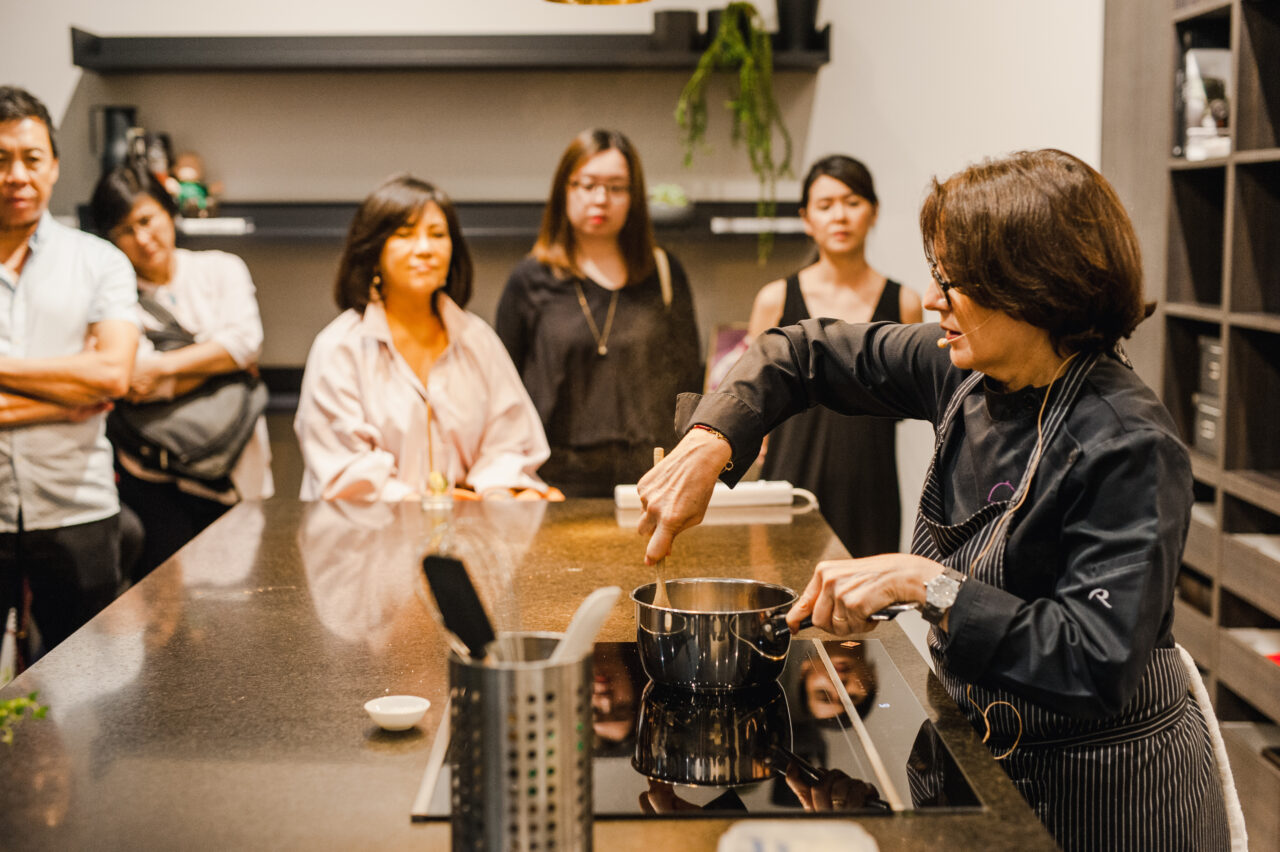 Nathalie Gourmet Studio Services such as Cocktail Launching, Buffet ...